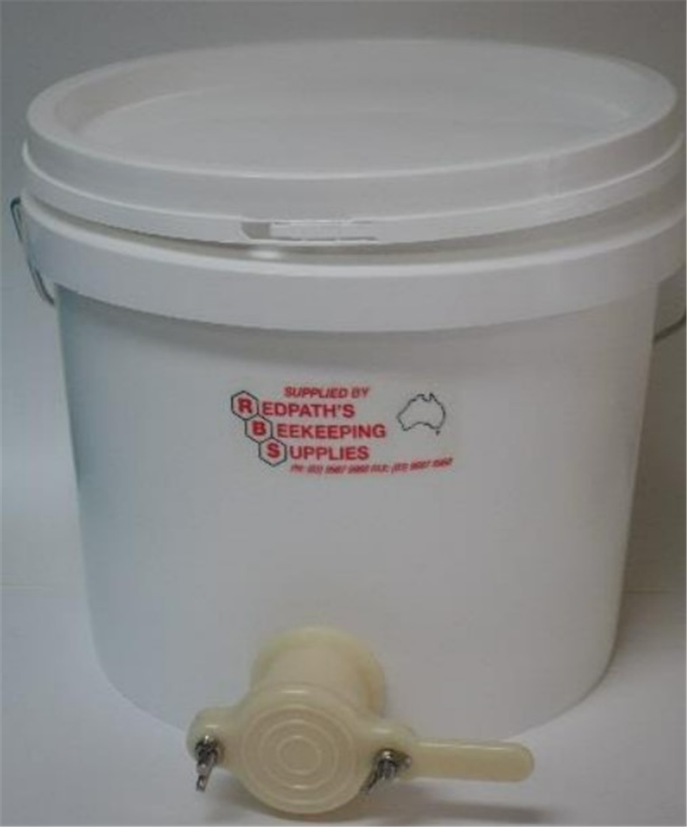 RBS 15kg Bucket with Gate – Yolla Co-Op